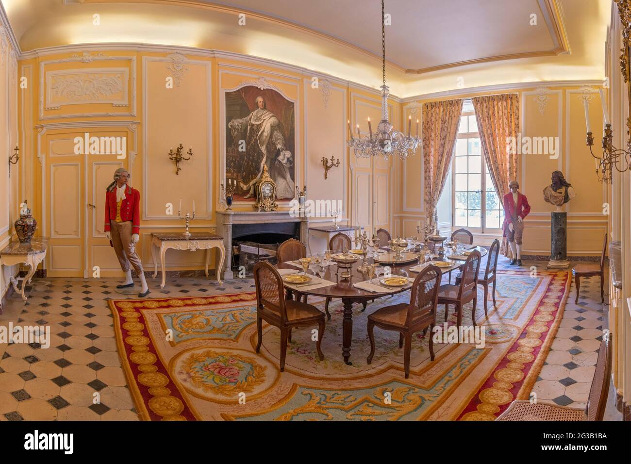 Louis xv furniture hi-res stock photography and images - Alamy