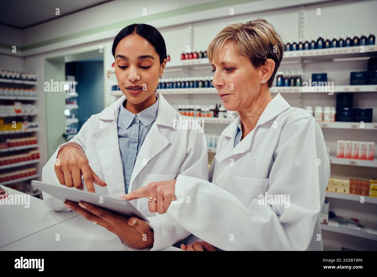Pharmacy team hi-res stock photography and images - Alamy