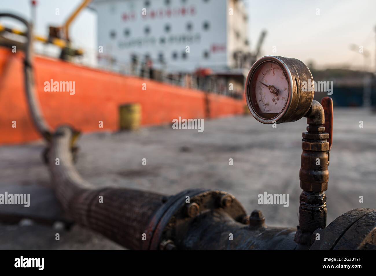 Oil tanker sunset hi-res stock photography and images - Alamy