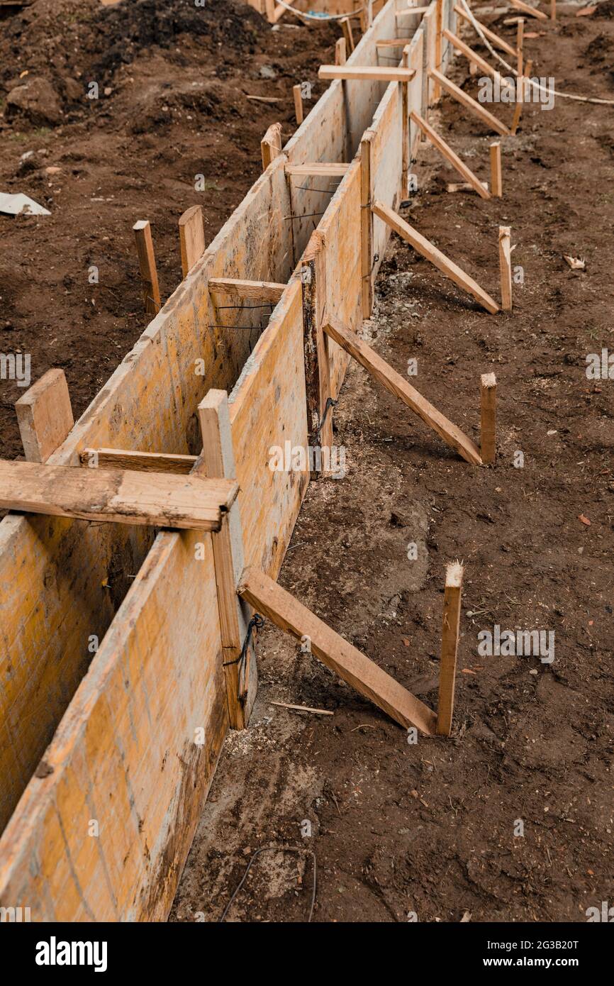 Wooden falsework hi-res stock photography and images - Alamy