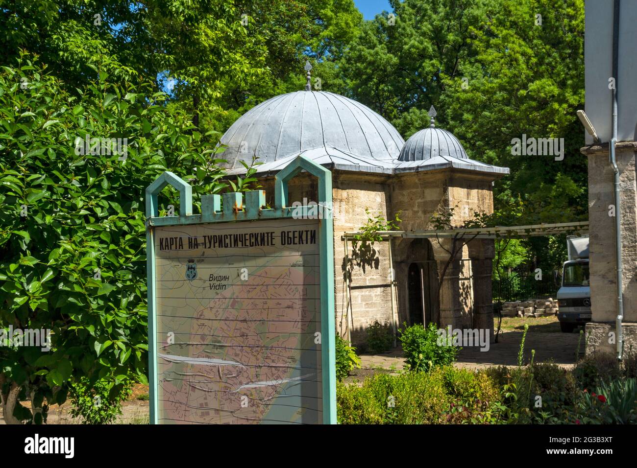 VIDIN, BULGARIA - MAY 23, 2021: Osman Pazvantoglu mosque in town of ...