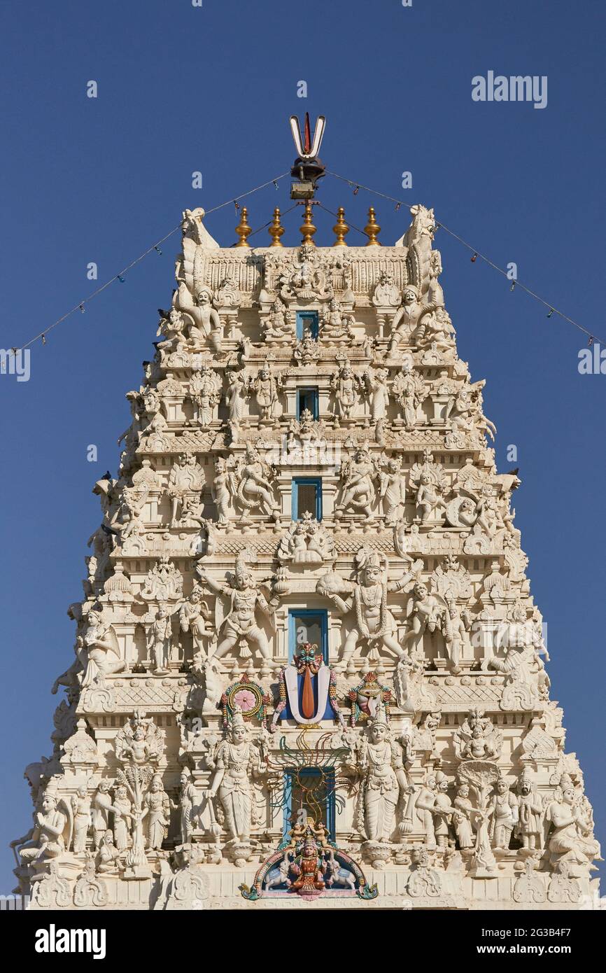 Ornate tower of Rangnath Hindu Temple in Pushkar, Rajasthan, India ...