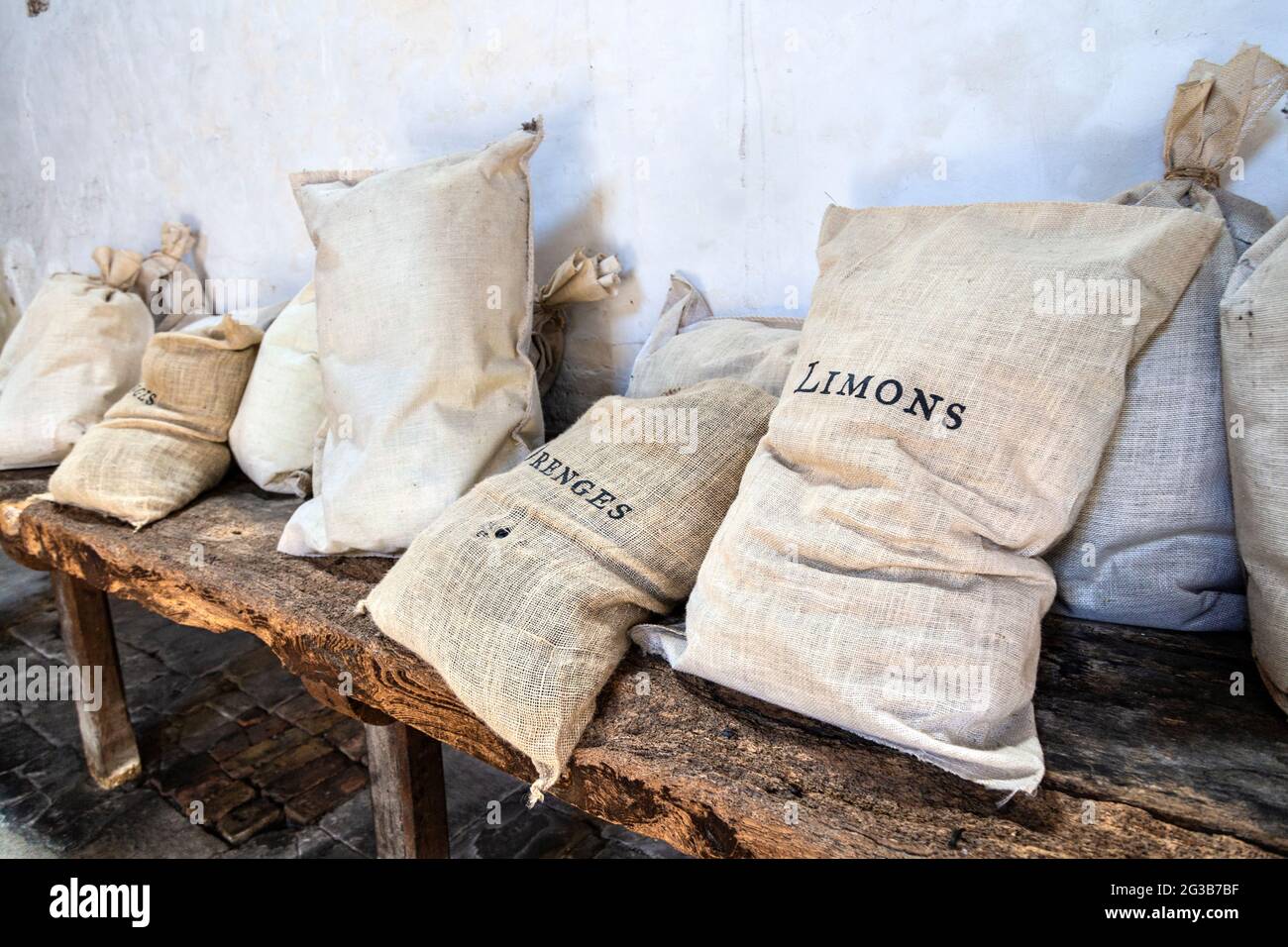 Henry viii court food hi-res stock photography and images - Alamy