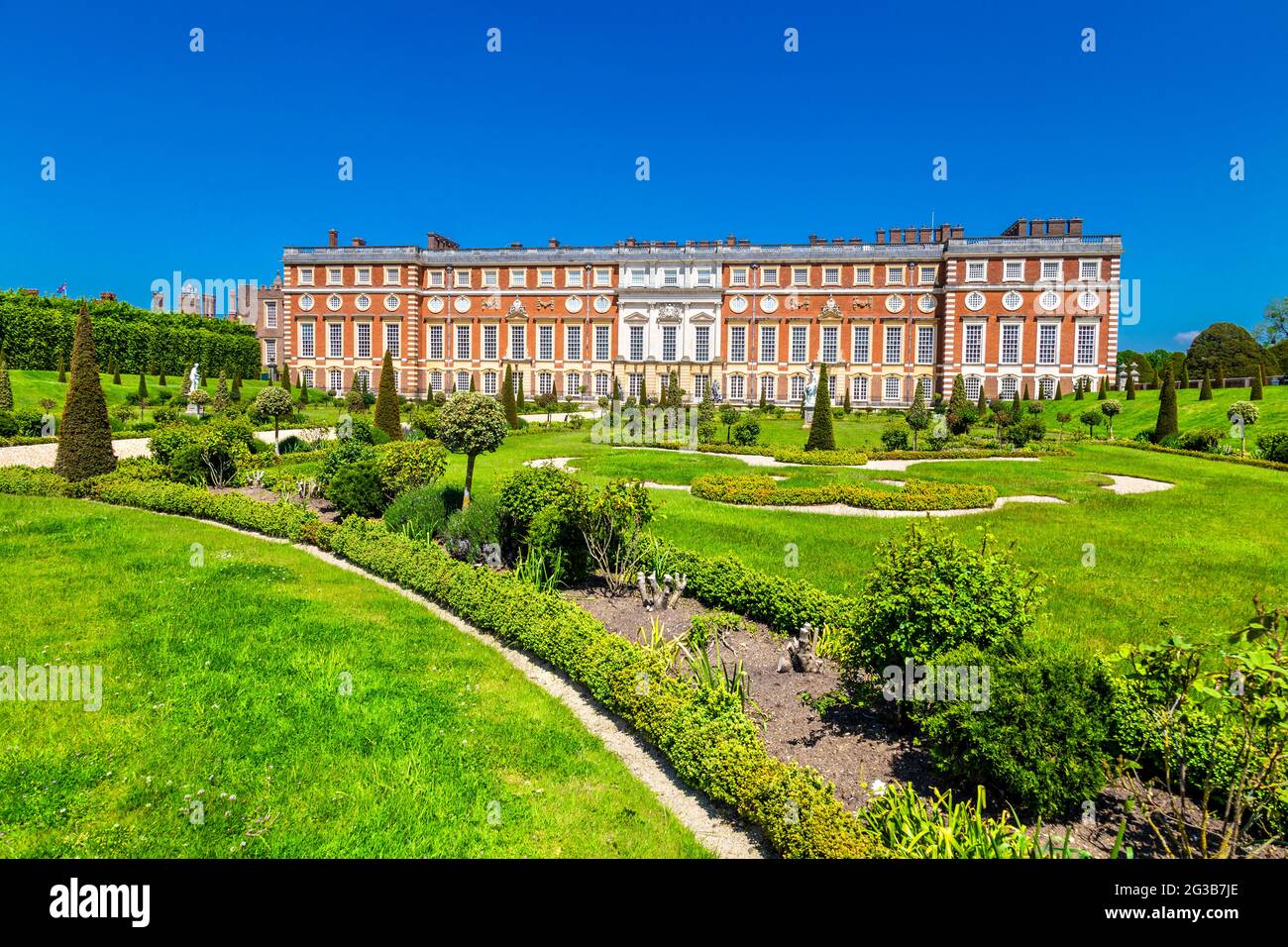 View of the baroque part of the palace from the Privy Garden at Hampton ...