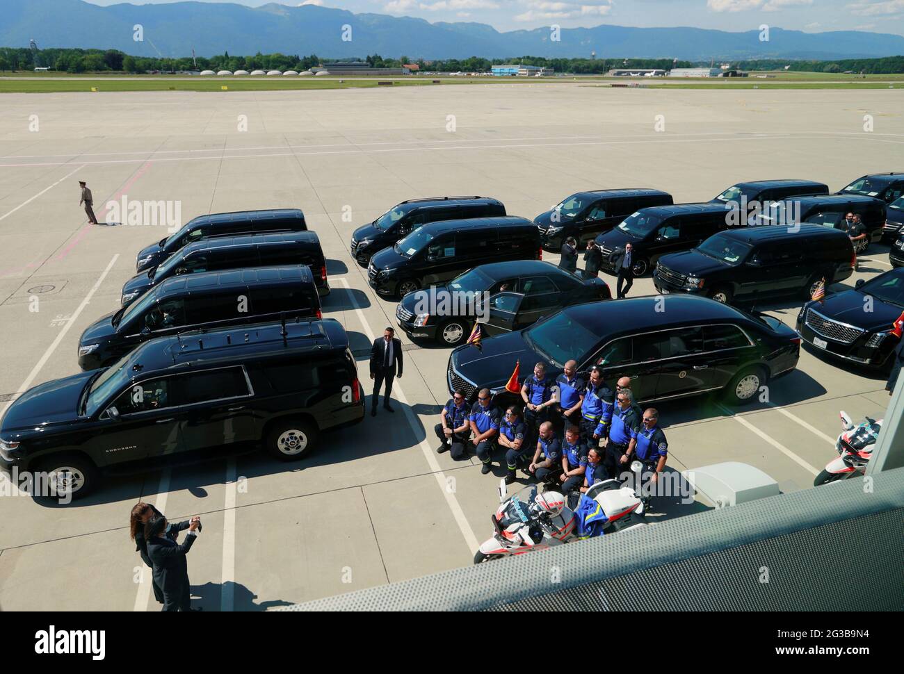 President usa motorcade motorbike hi-res stock photography and images ...