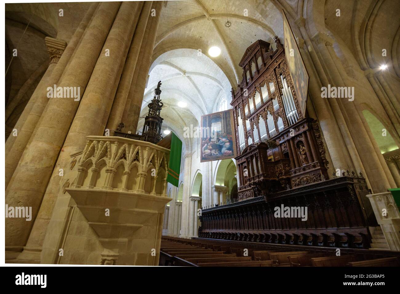 Inside of the cathedral of Tarragona, gothic style (Catalonia, Spain ...