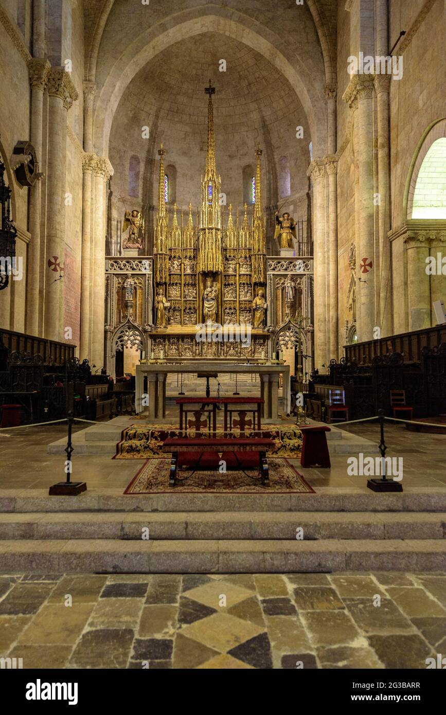 Inside of the cathedral of Tarragona, gothic style (Catalonia, Spain ...