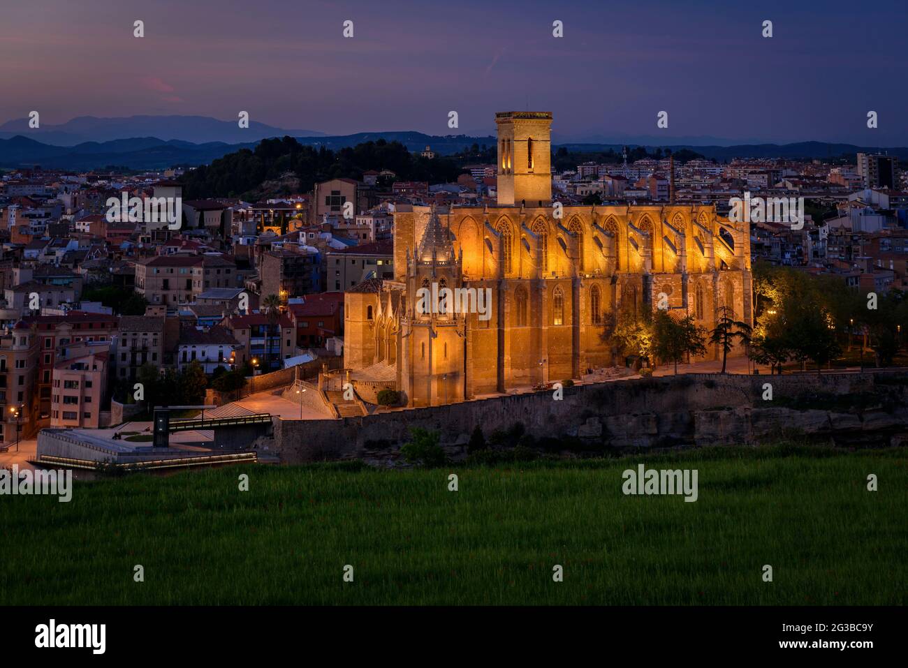 Manresa cathedral hi-res stock photography and images - Alamy