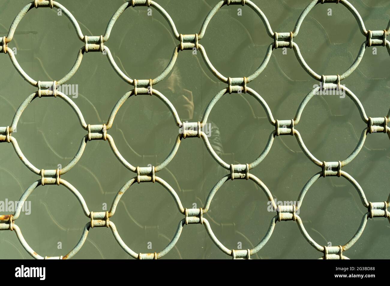 Circle of wires hi-res stock photography and images - Alamy