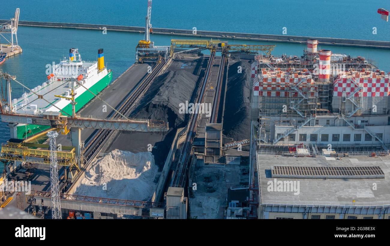 Thermoelectric power plant hi-res stock photography and images - Alamy