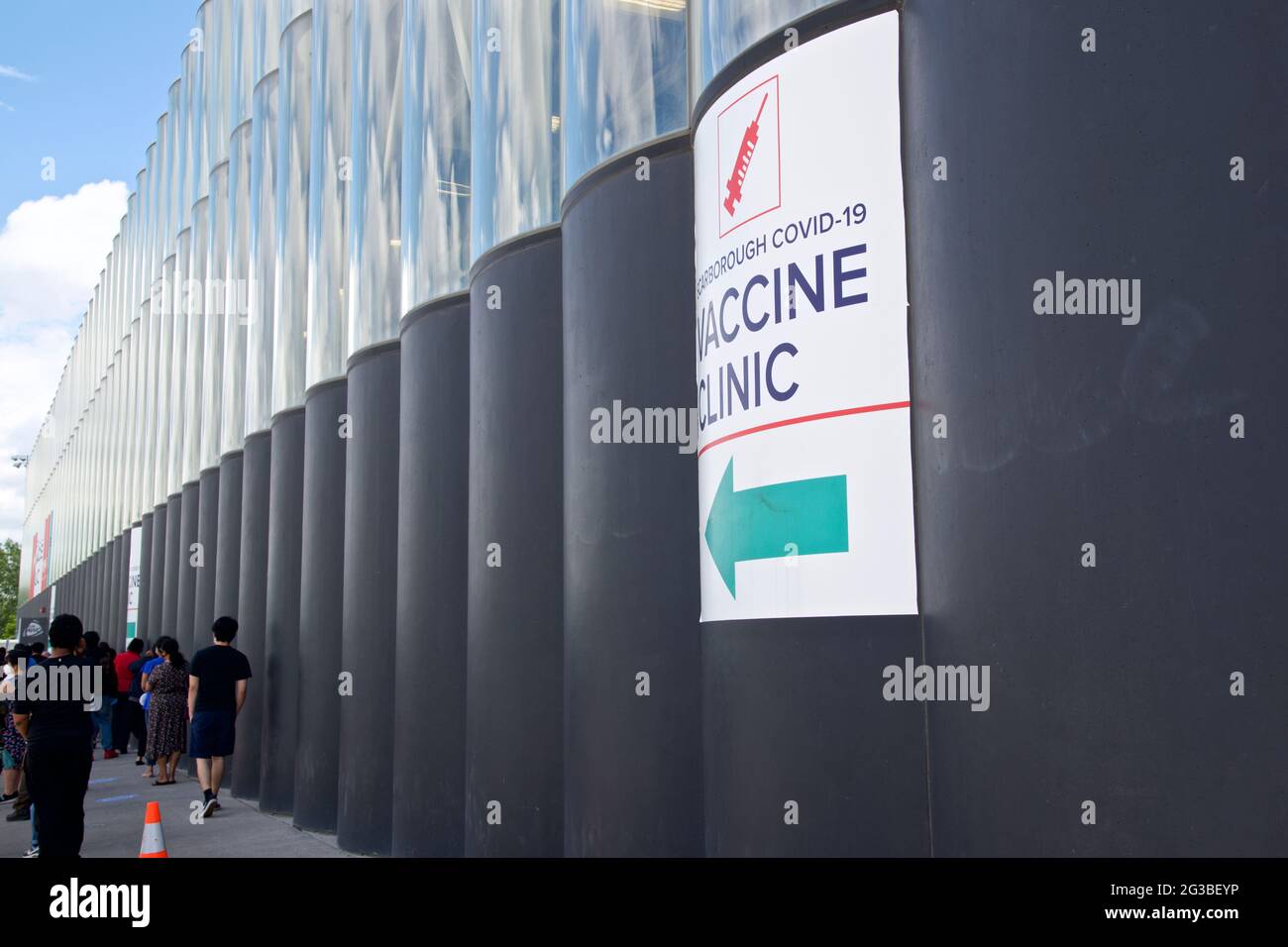 Crowd of people lining hi-res stock photography and images - Alamy