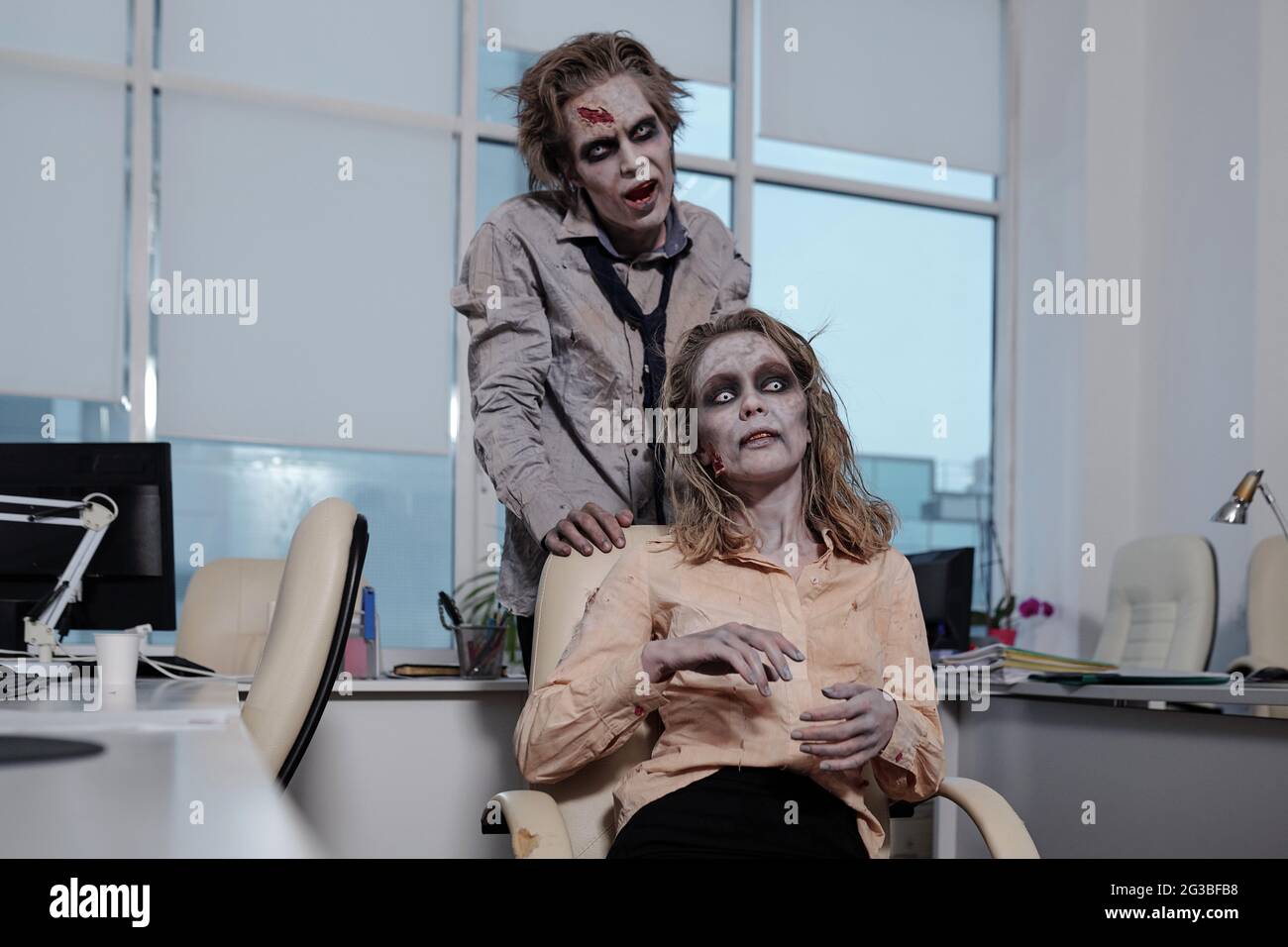 Two person discussion hi-res stock photography and images - Alamy