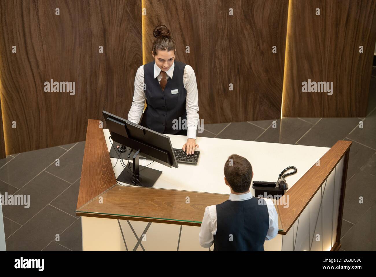 Young managers in modern office hi-res stock photography and images - Alamy