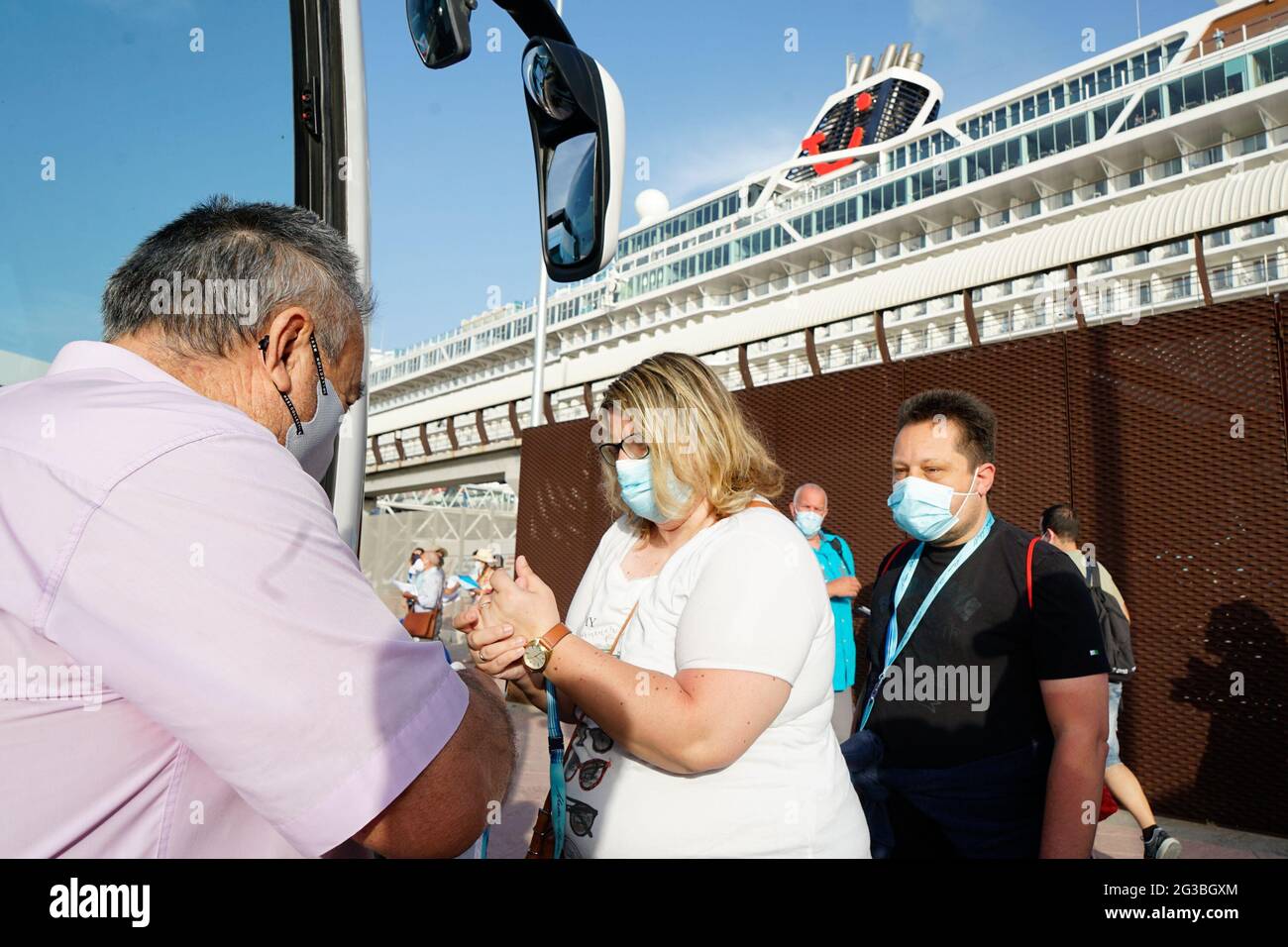 German bus driver hi-res stock photography and images - Alamy