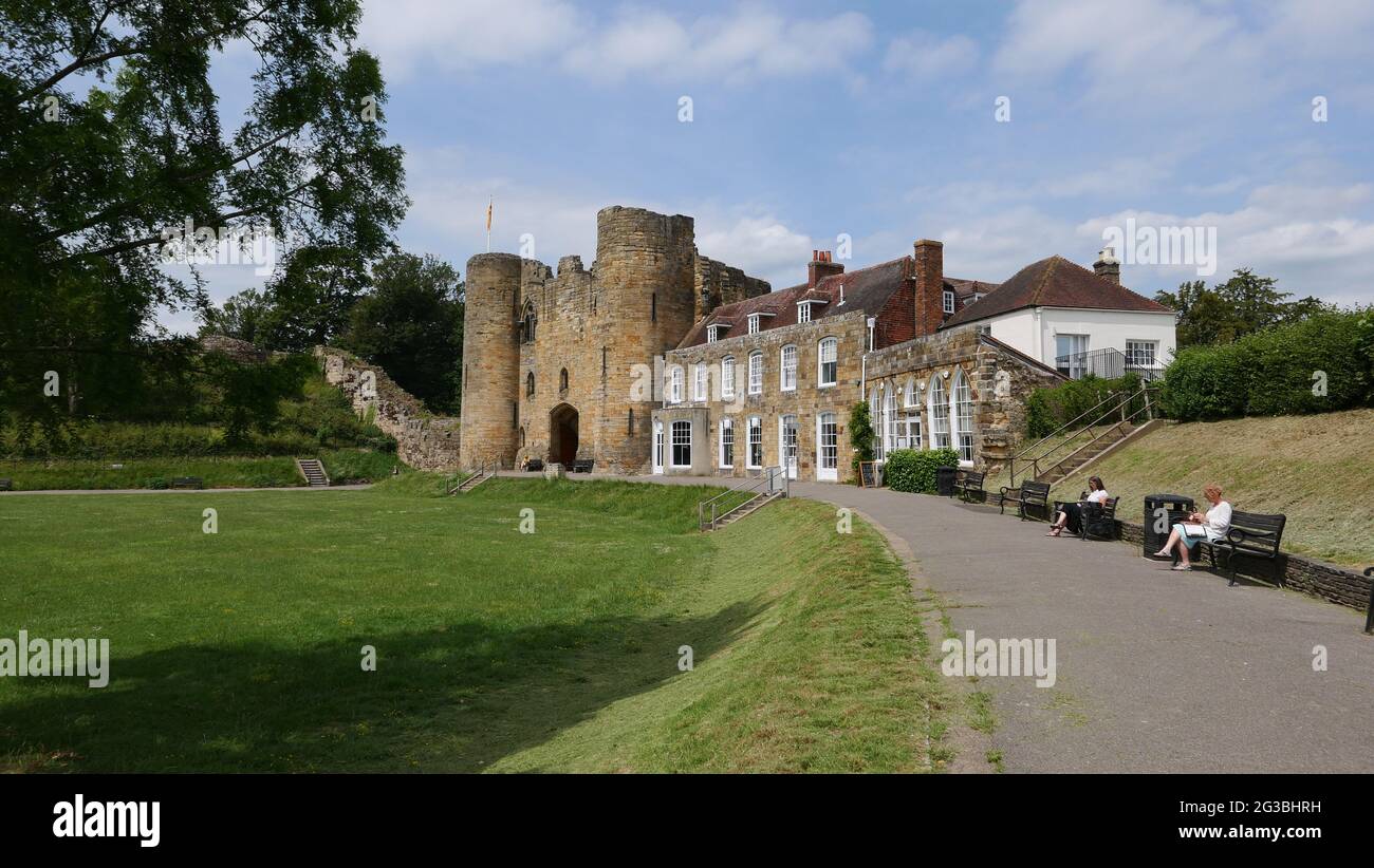 A Medieval castle in Tonbridge Kent Stock Photo - Alamy
