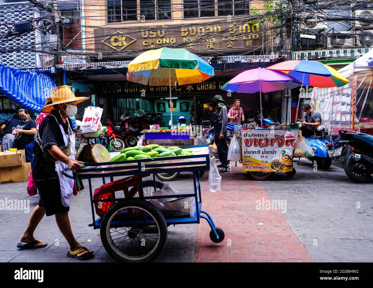Daily life in thailand hi-res stock photography and images - Alamy