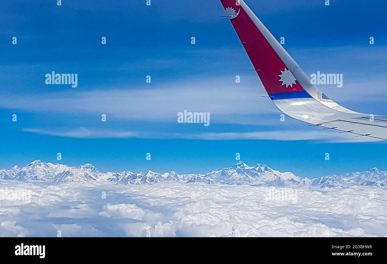 Himalaya Nepal 21. Mai 2018 Nepal Airline aircraft flight above Mount ...