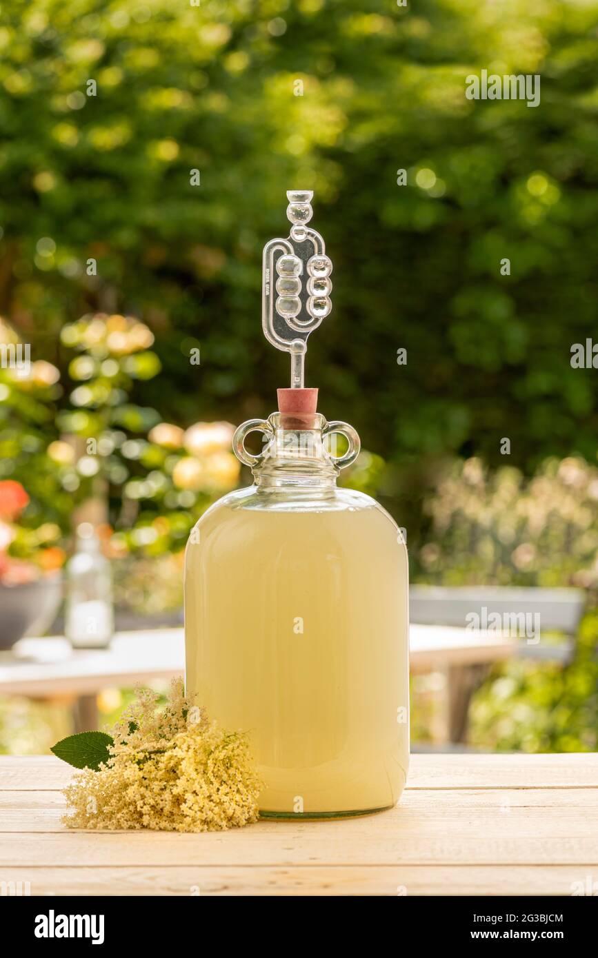Fermenting hi-res stock photography and images - Alamy
