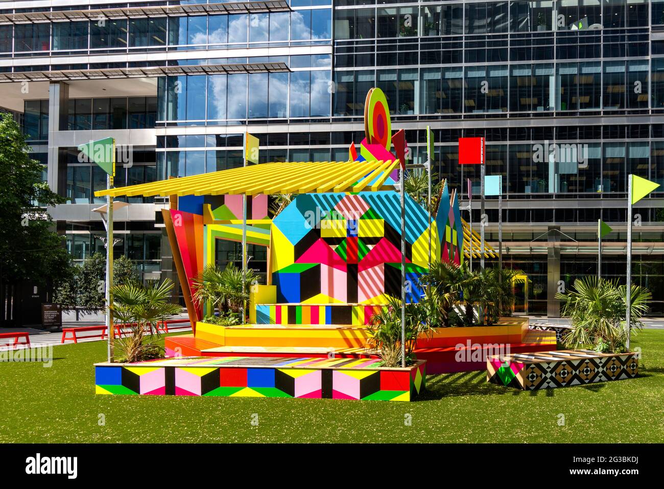 LONDON ENGLAND MONTGOMERY SQUARE CANARY WHARF THE COLOURFUL SUN ...