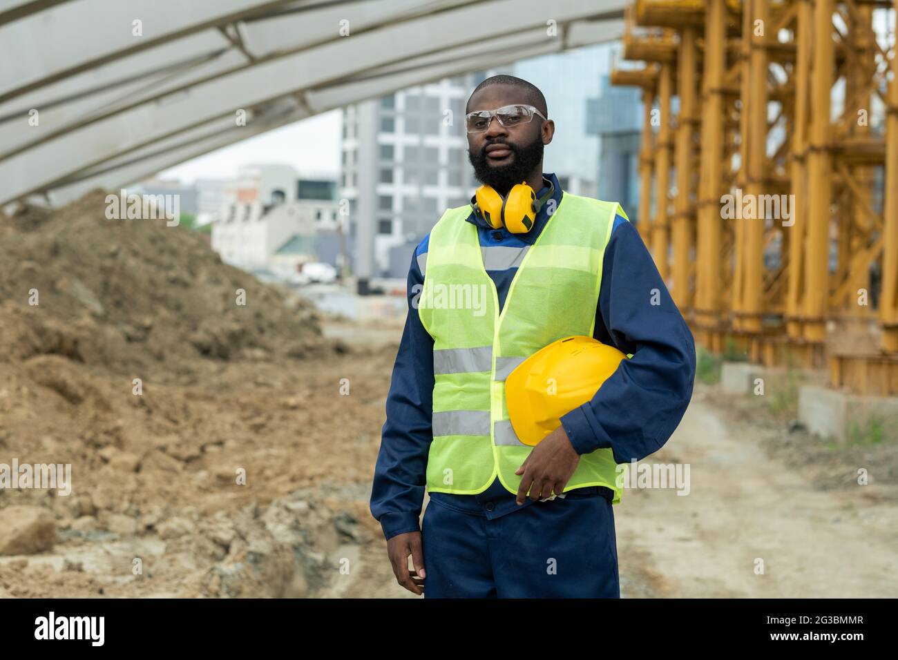 Engineer worker in uniform holding hi-res stock photography and images ...