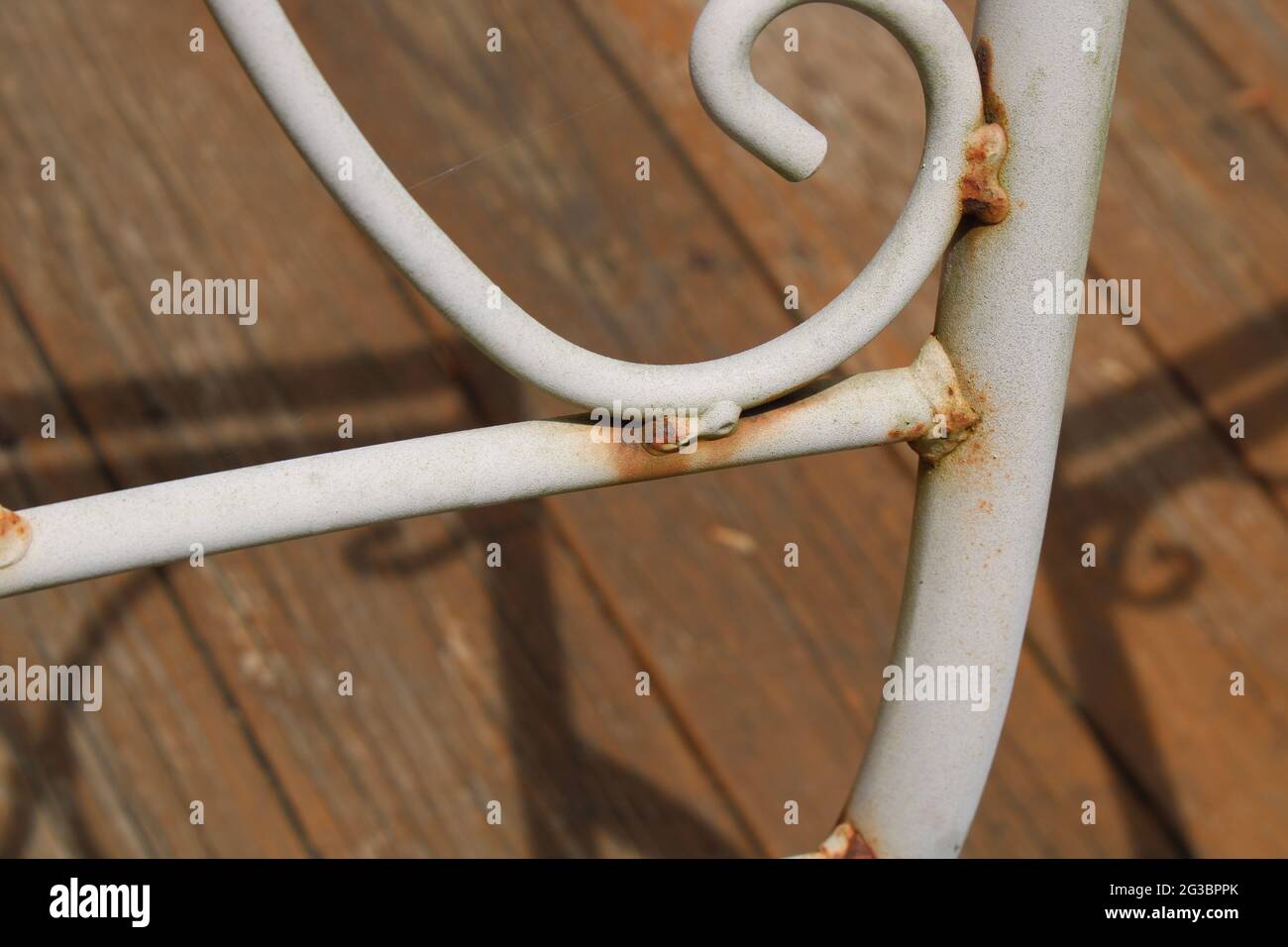 Rusted chair hi-res stock photography and images - Alamy
