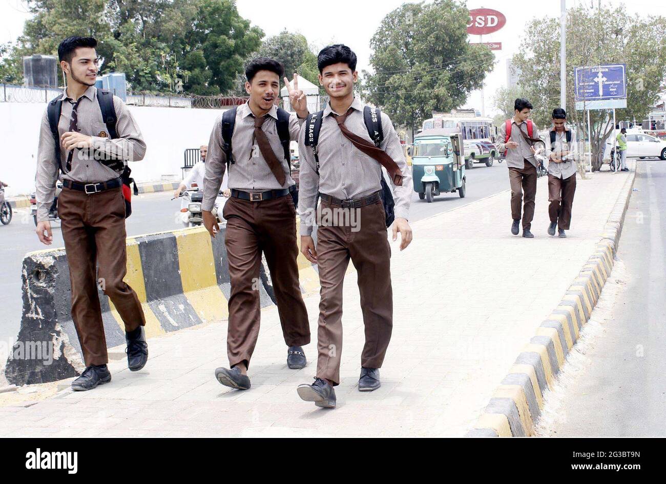 Pakistan students school class hi-res stock photography and images - Alamy