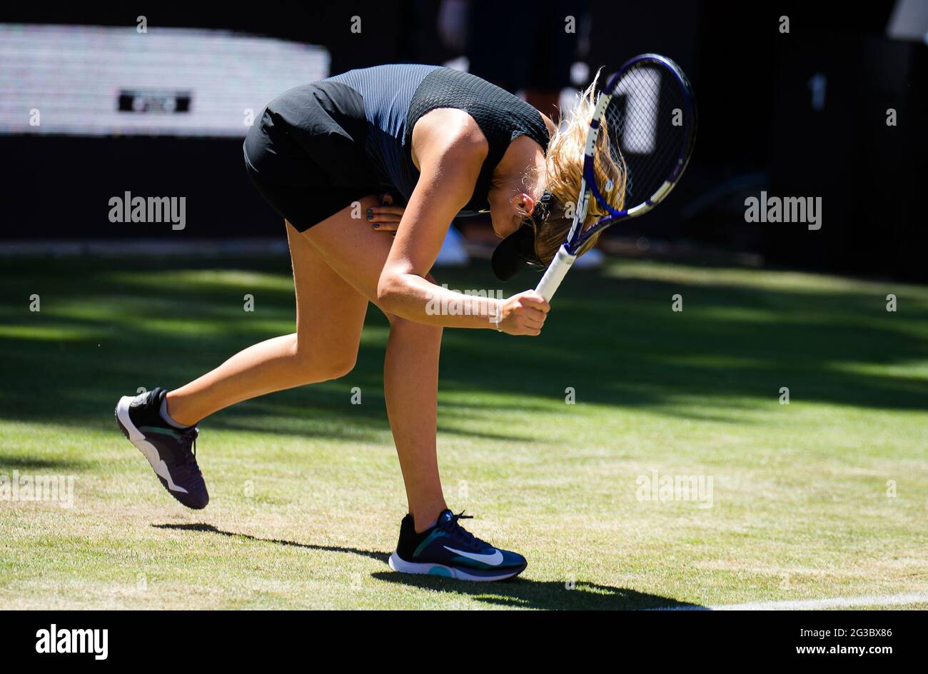 Amanda Anisimova of the United States in action against Alize Cornet of ...