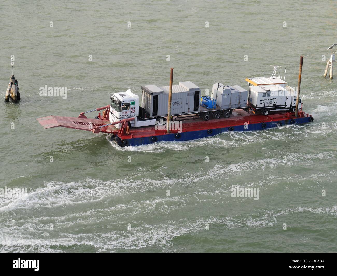 Floating ship hi-res stock photography and images - Alamy