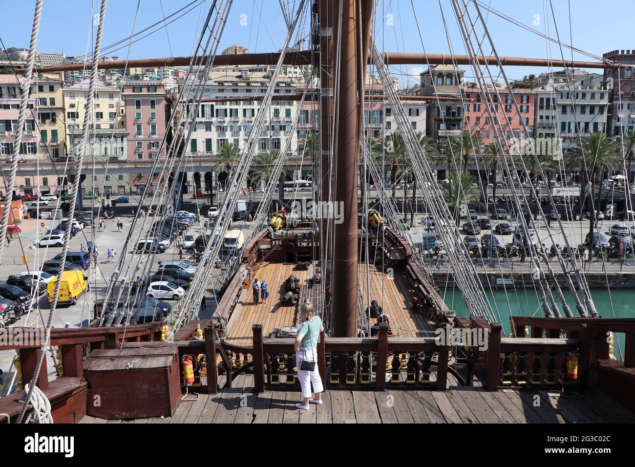 Galleon pirates hi-res stock photography and images - Alamy