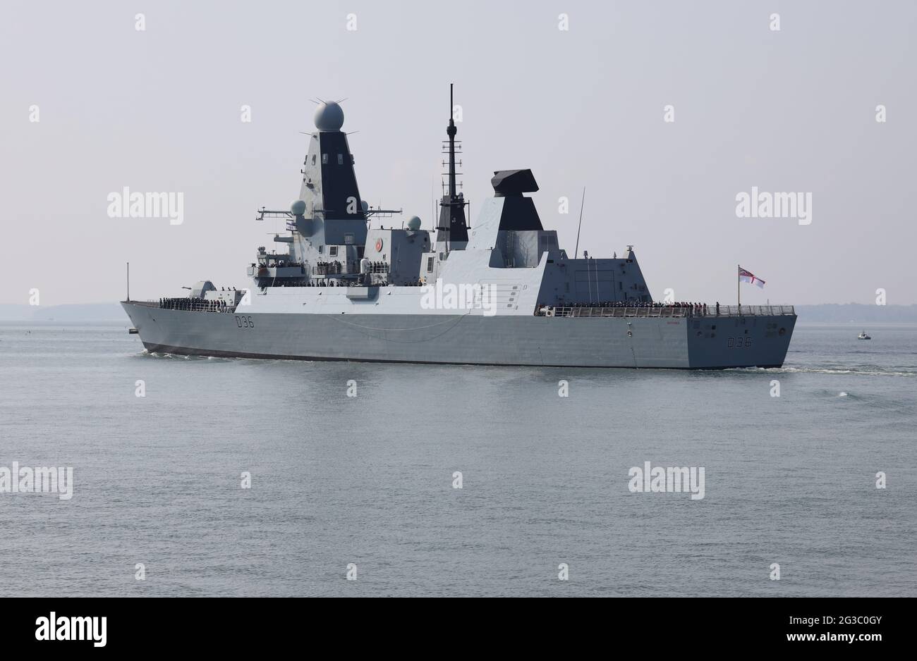The Royal Navy Type 45 destroyer HMS DEFENDER heads into The Solent ...
