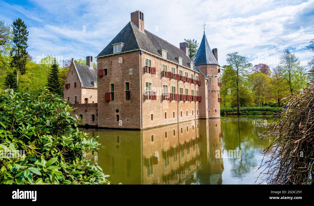 Exterior of the Castle Het Oude Loo is a hunting lodge build in the ...