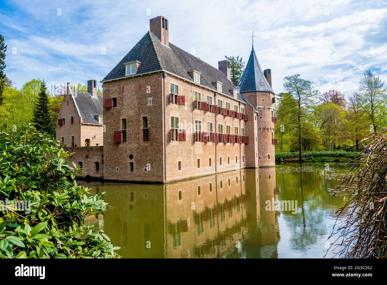 Exterior of the Castle Het Oude Loo is a hunting lodge build in the ...