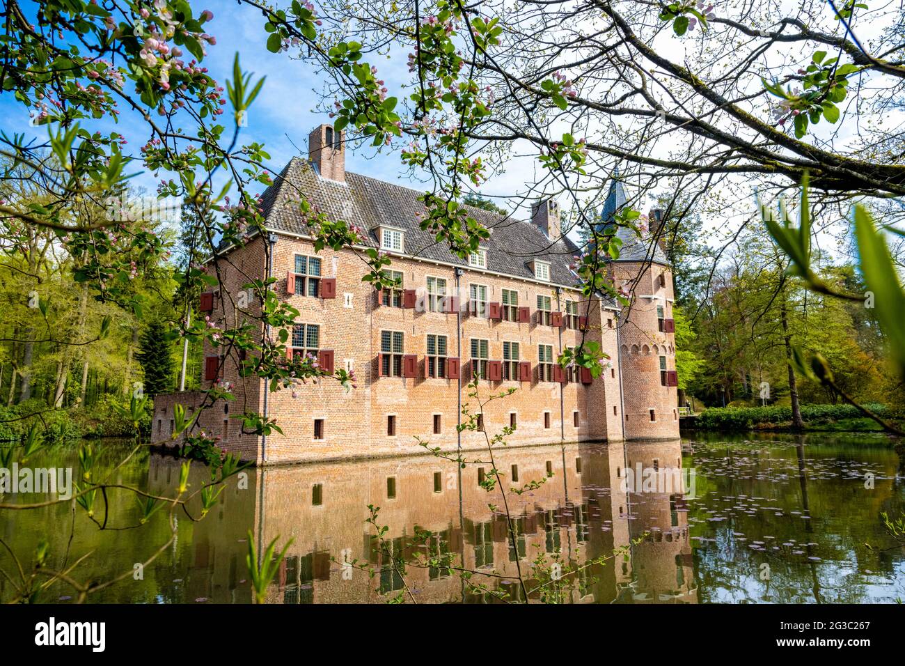 Exterior of the Castle Het Oude Loo is a hunting lodge build in the ...