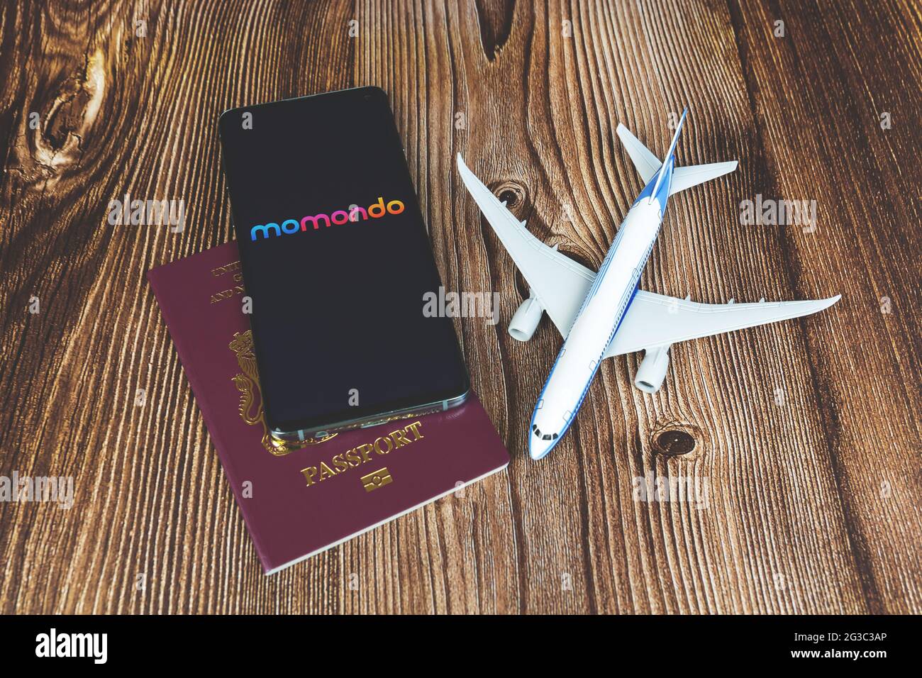 Momondo app hi-res stock photography and images - Alamy