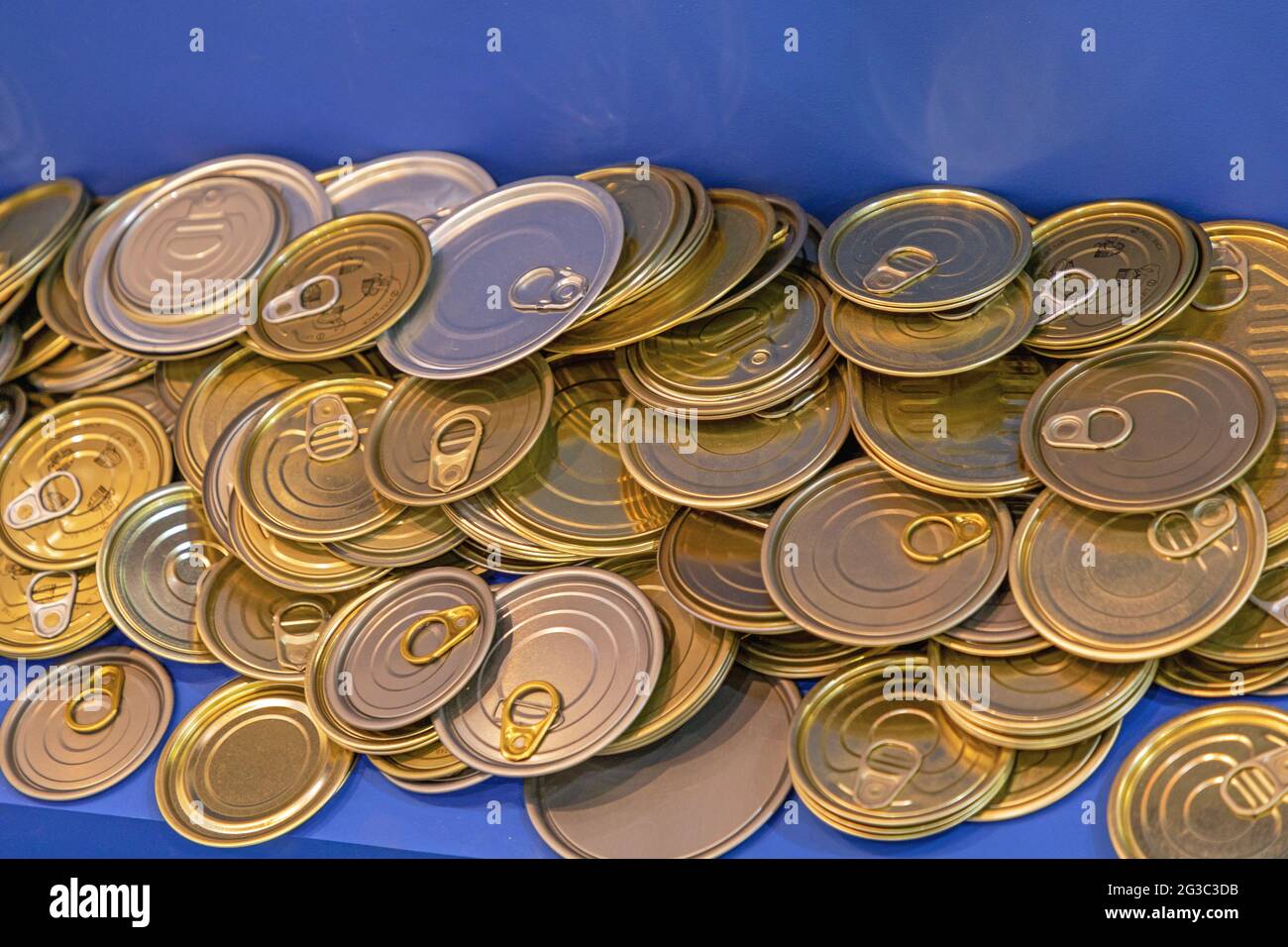 Pull tab cans hi-res stock photography and images - Alamy