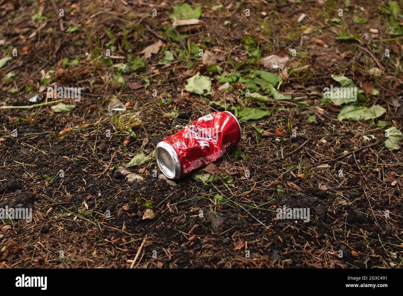 Trash garbage pollution coca cola hi-res stock photography and images ...