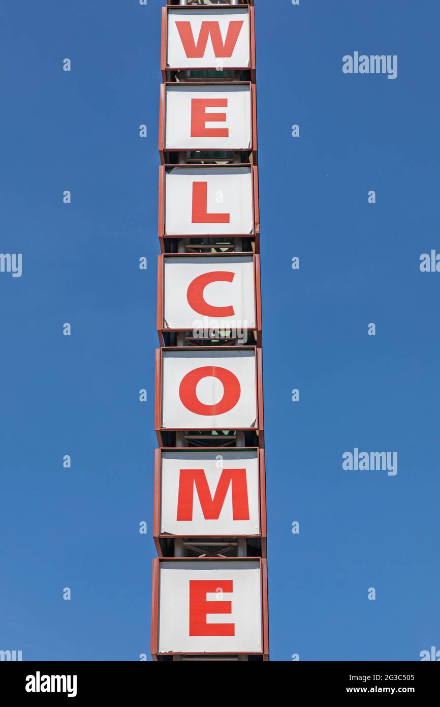 Tall pillar hi-res stock photography and images - Alamy