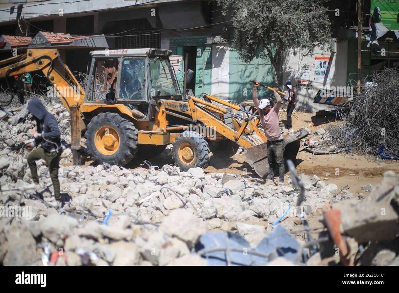 Gaza city, The Gaza Strip, Palestine. 15th June, 2021. Palestinian ...