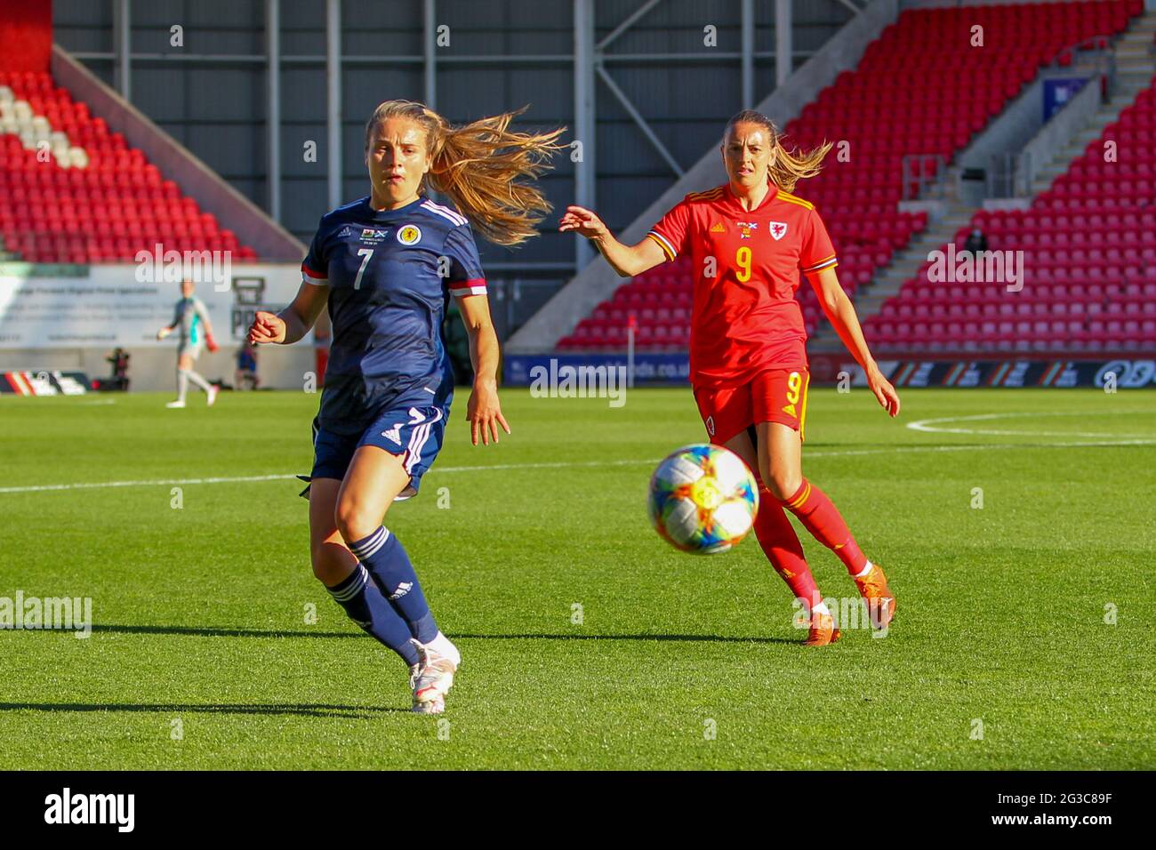 Ospreys scarlets hi-res stock photography and images - Alamy