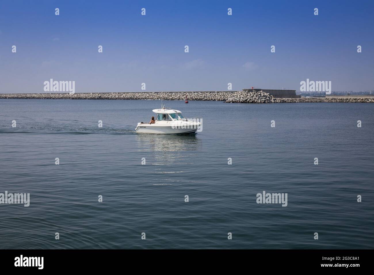 Small motor yacht hi-res stock photography and images - Alamy