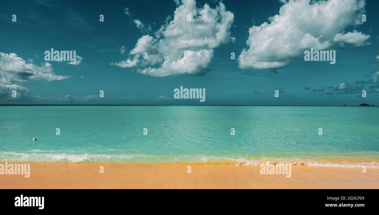 Rain over caribbean hi-res stock photography and images - Alamy