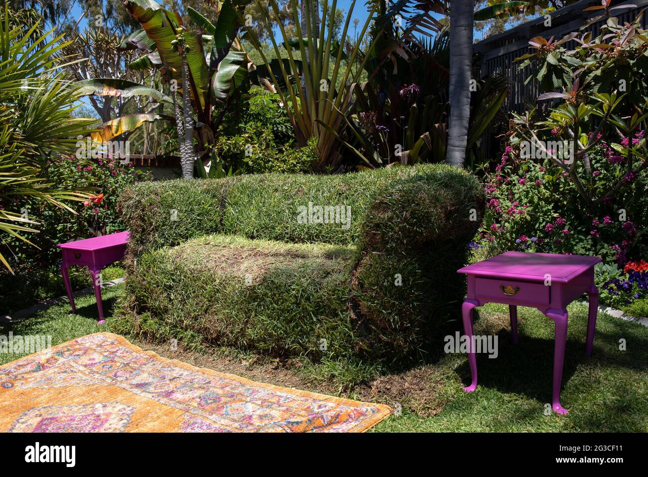 Sofa made created from plant plants bush hi-res stock photography and ...