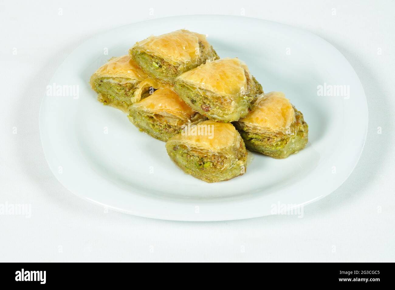 Baklava with pistachio, one of the most beautiful desserts of Turkish ...