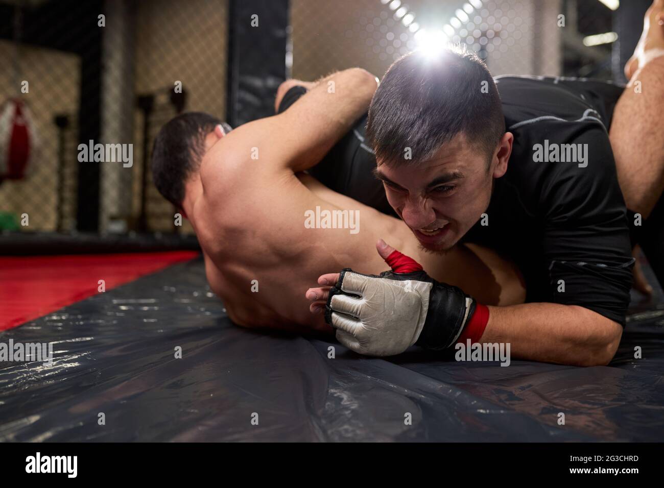Two men fighting night hi-res stock photography and images - Alamy