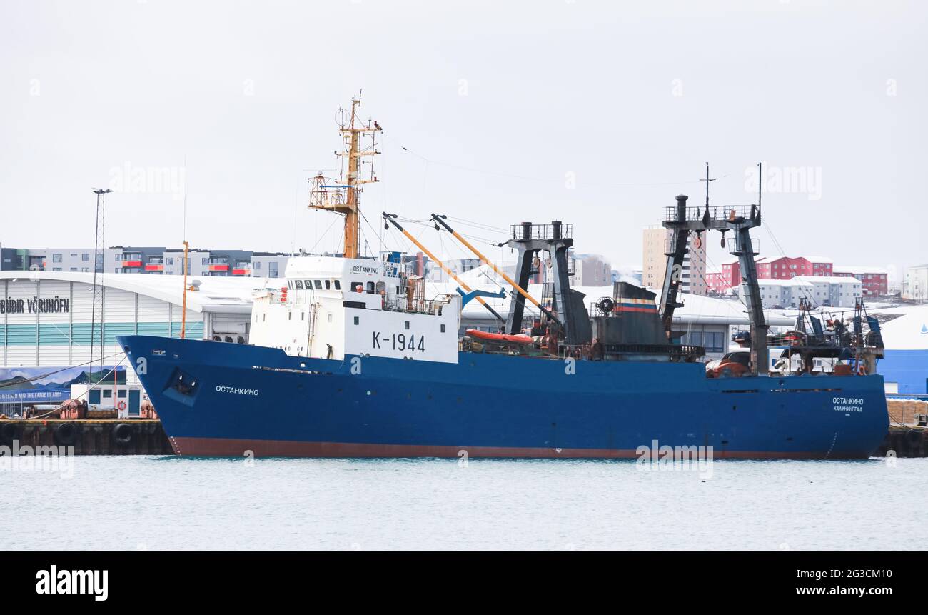 Russian fishing boat ship hi-res stock photography and images - Alamy