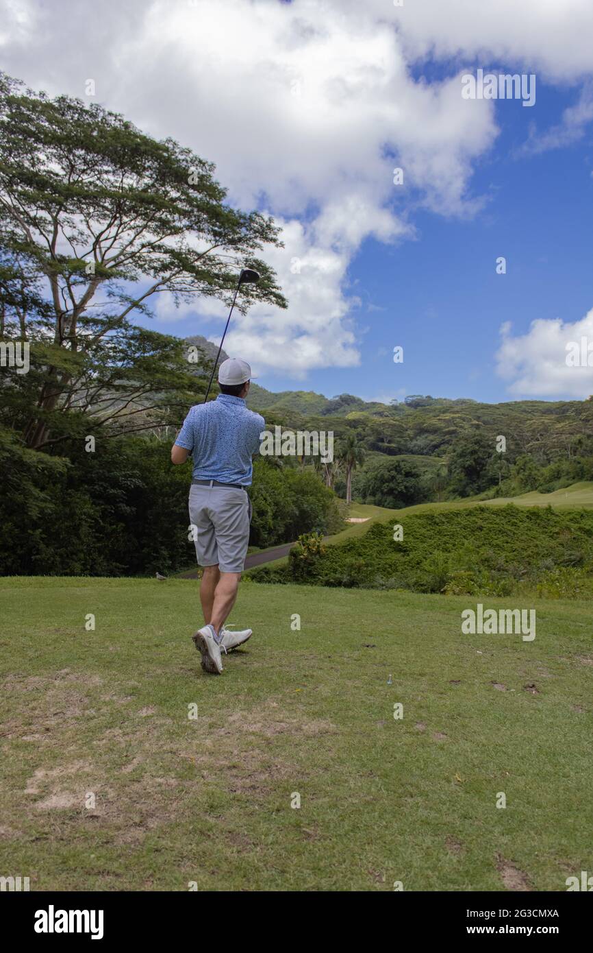 Beautiful high shutter speed captures of golf swings in Royal Hawaiian ...