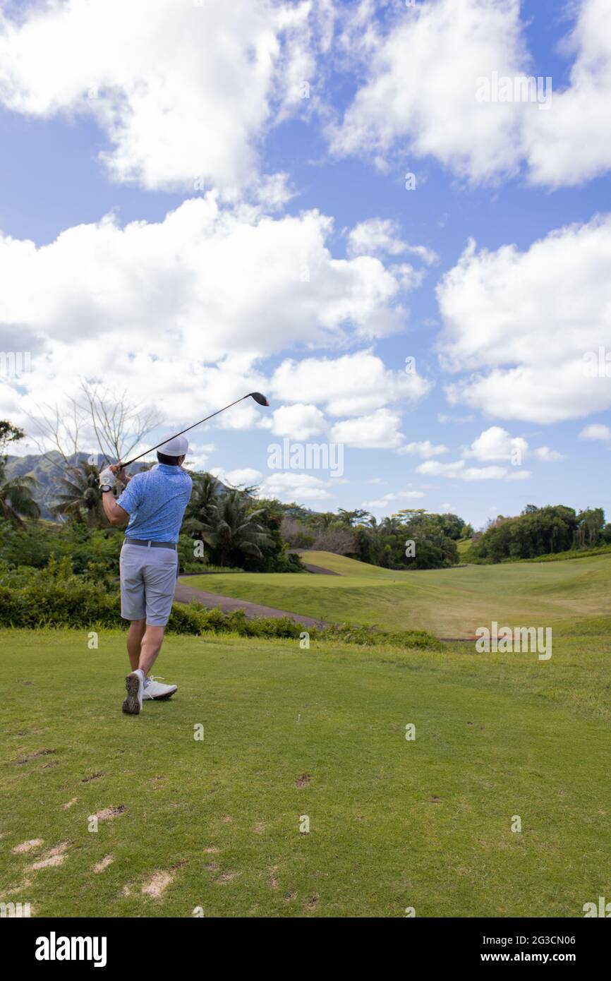 Beautiful high shutter speed captures of golf swings in Royal Hawaiian ...