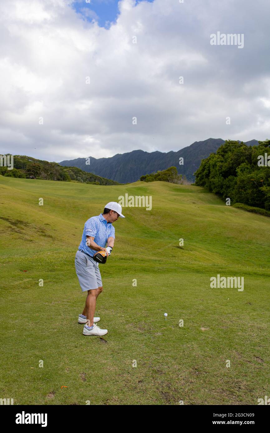 Beautiful high shutter speed captures of golf swings in Royal Hawaiian ...
