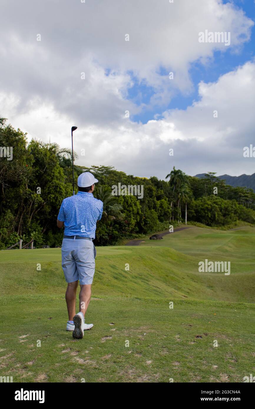 Beautiful high shutter speed captures of golf swings in Royal Hawaiian ...