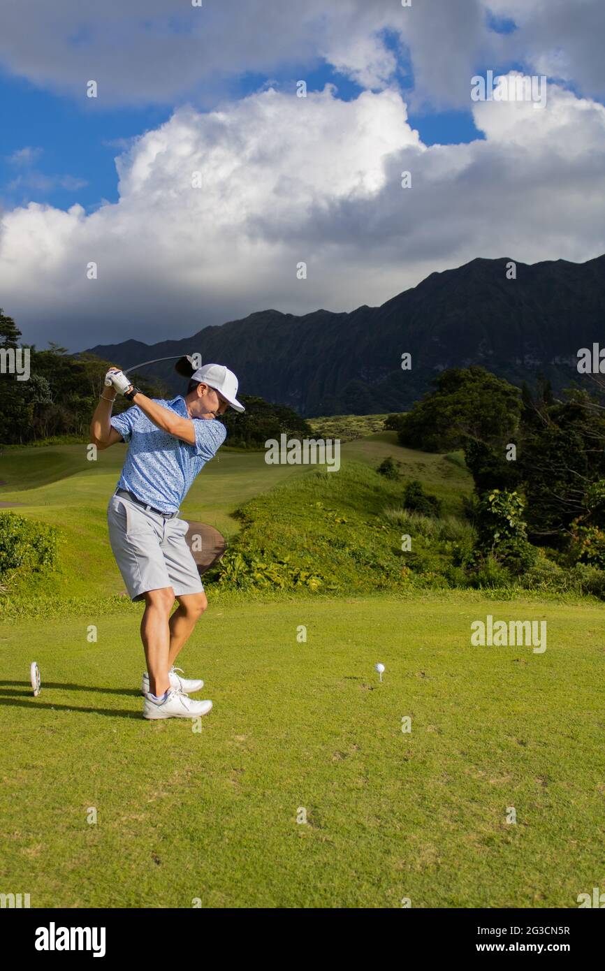 Beautiful high shutter speed captures of golf swings in Royal Hawaiian ...